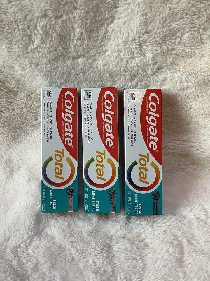 Colgate Max Fresh Whitening Breath Strip Cool Mint Toothpaste 5 Pack 7. ...