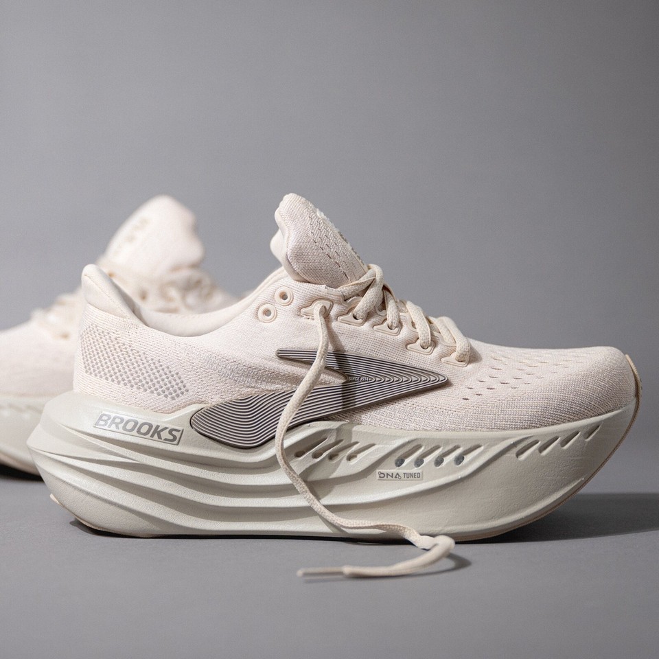 New Brooks Glycerin Max Womens Color Almond Peach/London Fog/White Size ...