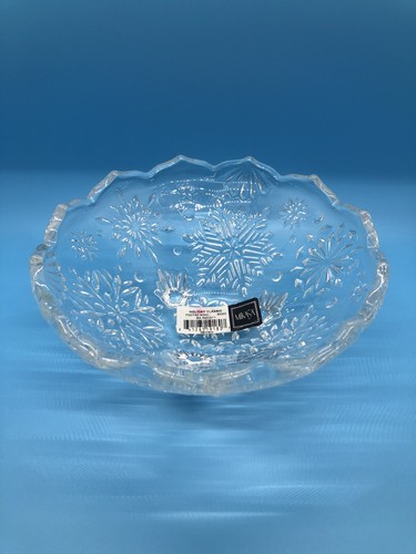 Mikasa Christmas Snowflake Footed Candy Dish 7 Inch Round Glass | eBay