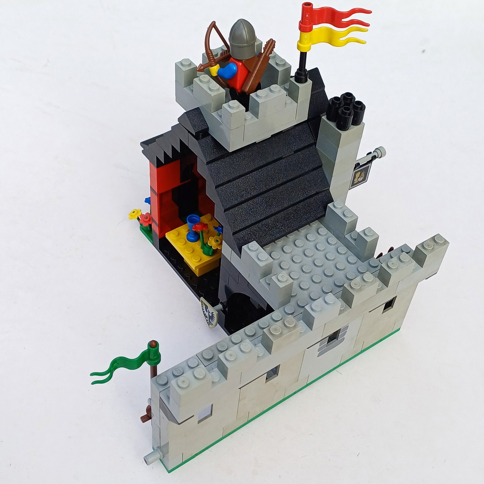 LEGO Vintage Classic Knights Lion 6067 Guarded Inn 100% Complete W ...