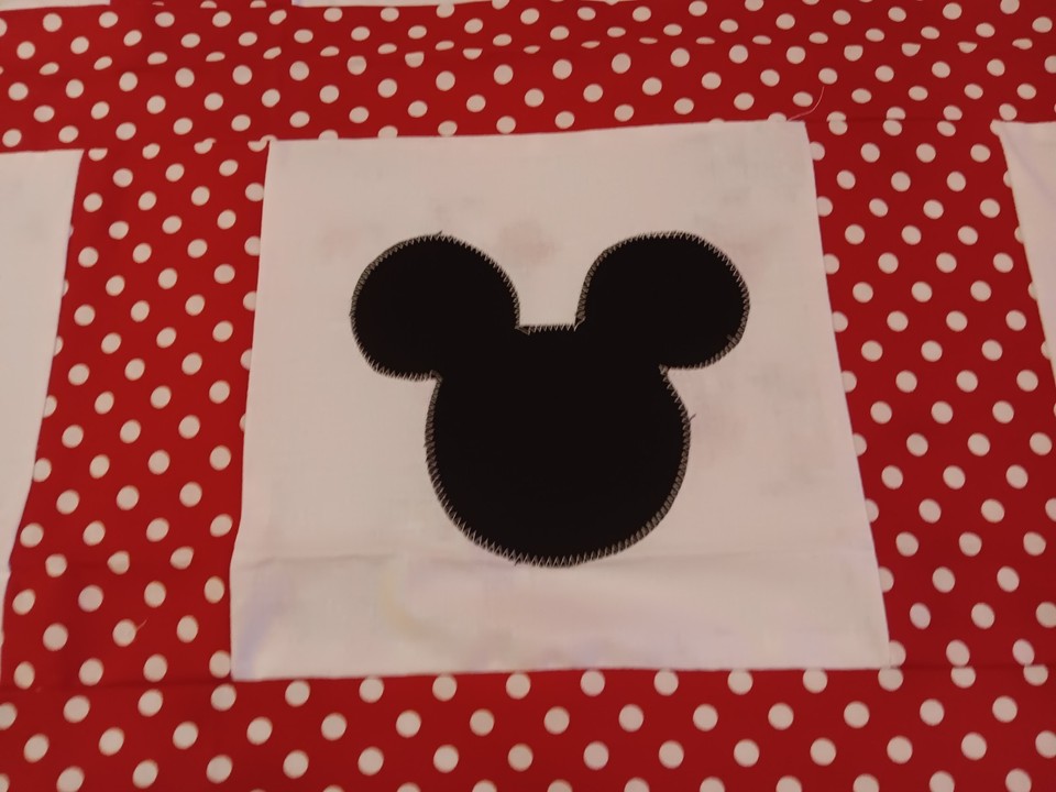 PRETTY MICKEY MOUSE APPLIQUED QUILT TOP 42 X53 | eBay