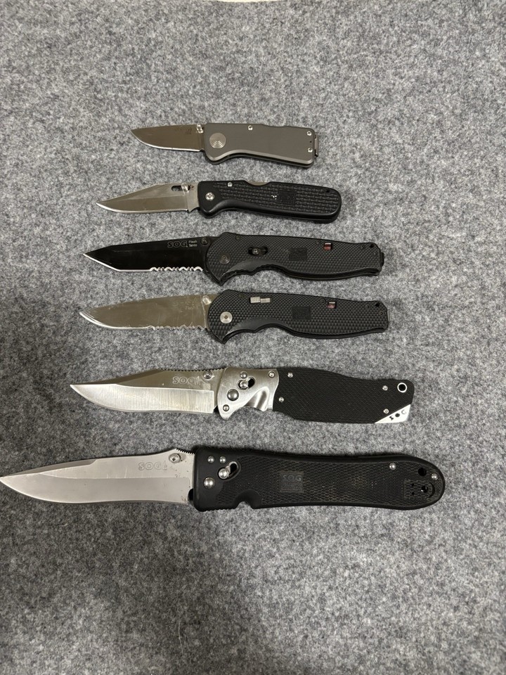 Great Collection of 7 Sog Folding Knife Including A Tomcat 3.0 And Spec ...