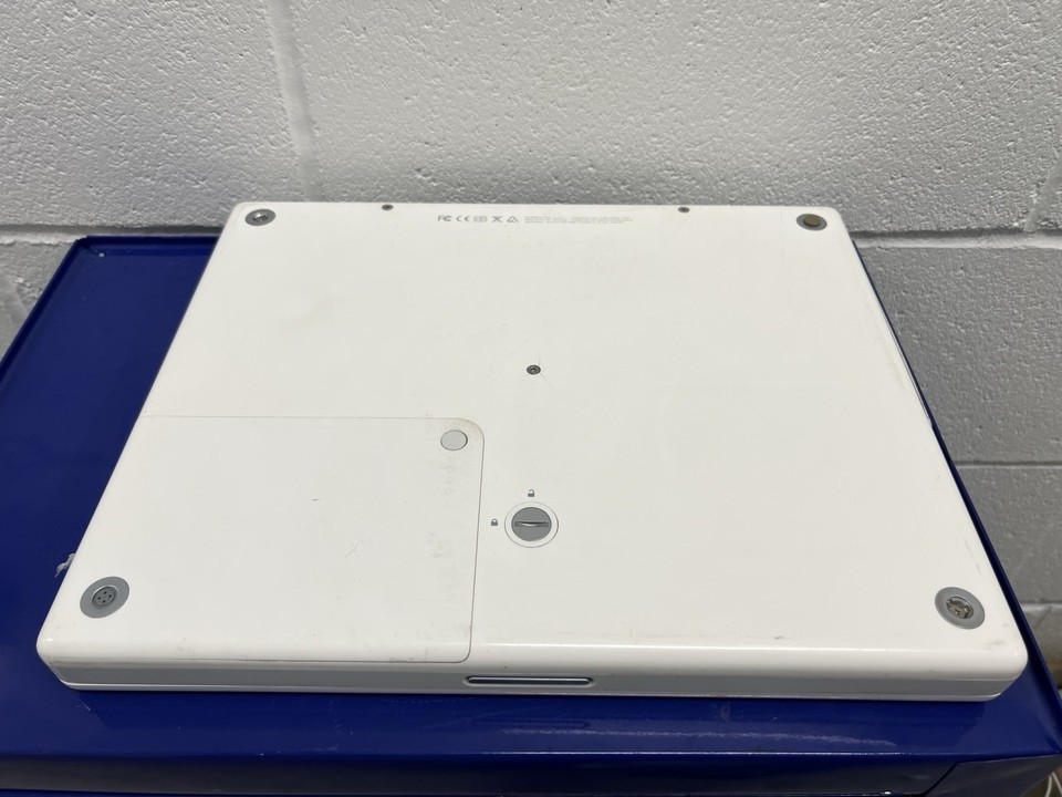 Apple iBook G4 - 1.42 GHz, 60gb HDD, 512mb RAM A1134 14.1" PowerPC G4 w ...