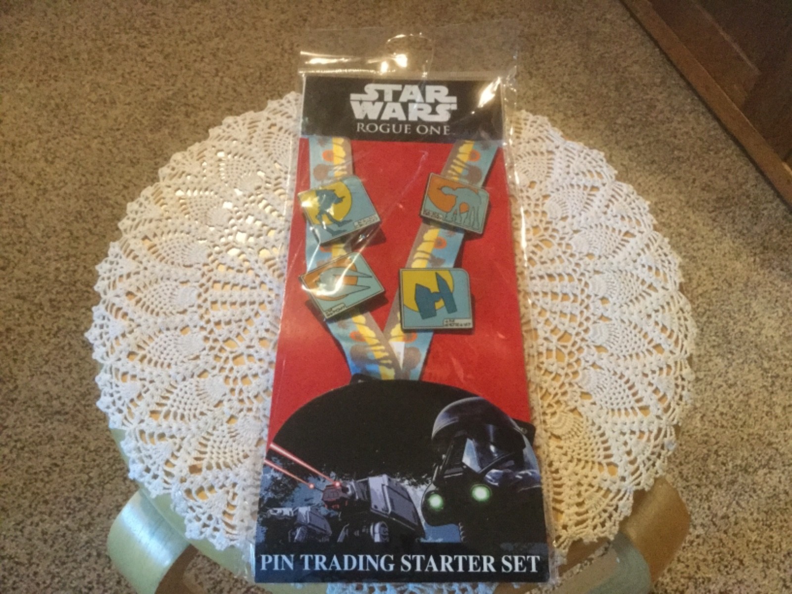 New Disney Star Wars Rogue One Pin Trading Starter Kit. 4 pins and ...