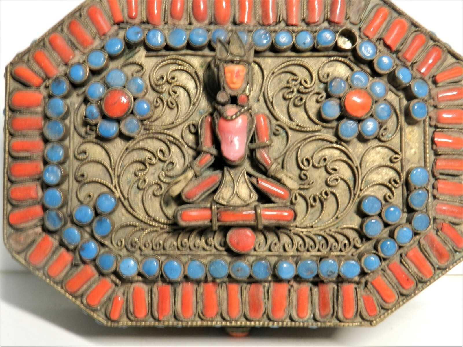DAO-15 ANTIQUE NEPAL TIBET FILIGREE GLASS CORAL BRASS BOX, AMITAYUS | eBay