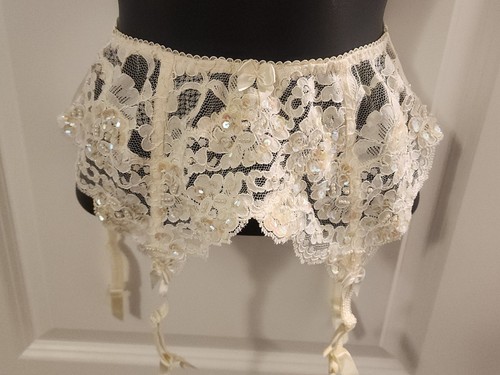 Victoria Secret NWT Vintage XS Ivory Second Skin Lace Garter Belt & 2 ...