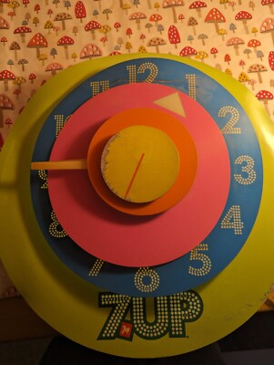 Working Vintage 7up FLOWER CLOCK Everbrite Lanshire Electric Hippie ...