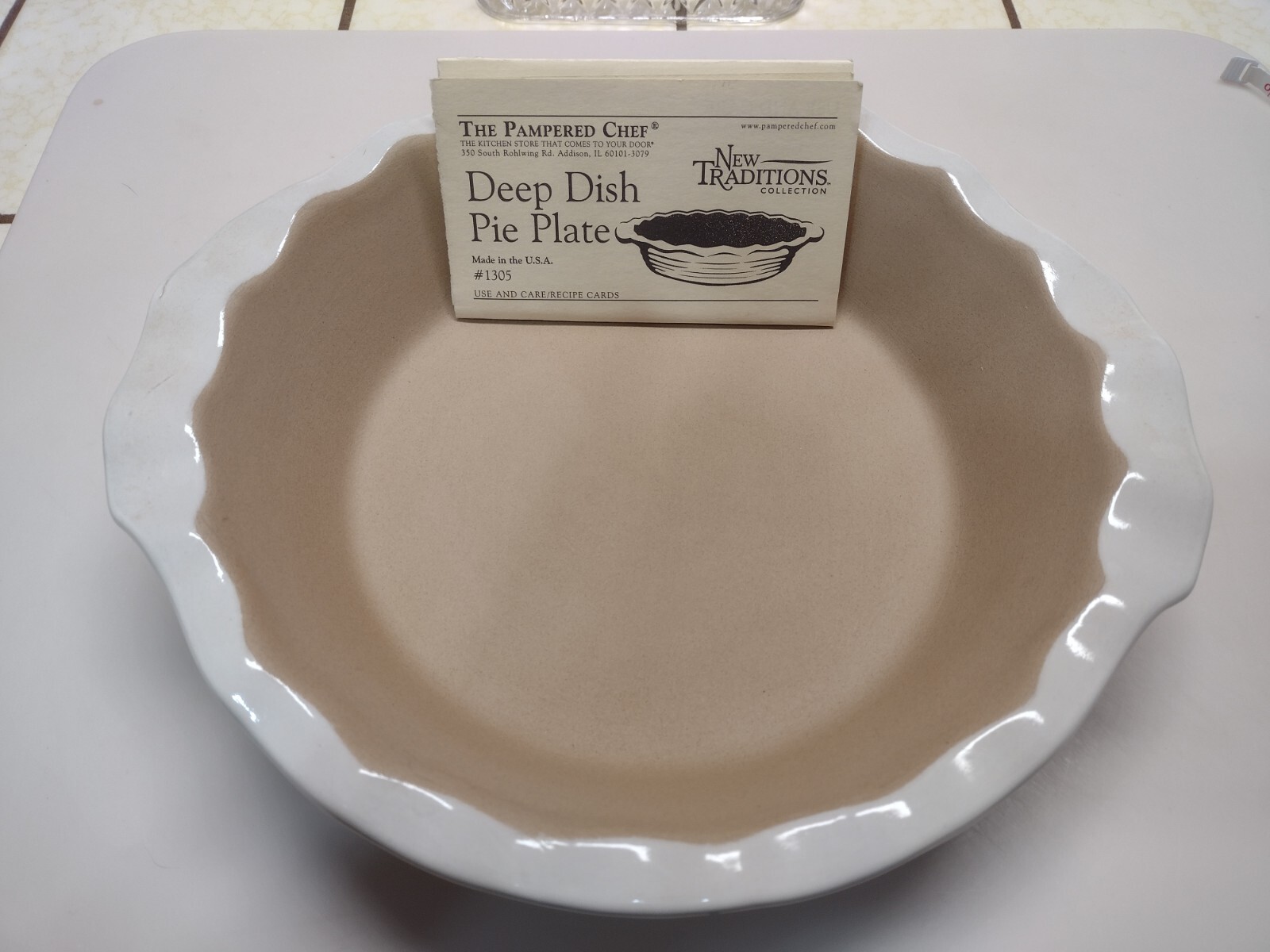 new-pampered-chef-new-traditions-stoneware-deep-dish-white-9-pie-plate