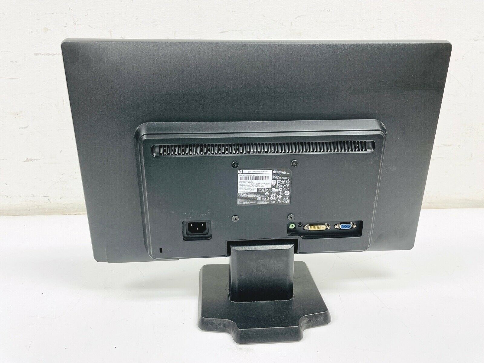 HP W2072a 20" Widescreen LED Monitor & Stand 1600 x 900. **NO CORDS ...