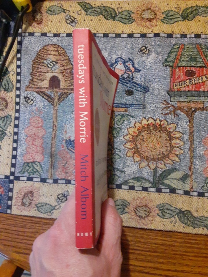 Tuesdays with Morrie : An Old Man, a Young Man, and Life's Greatest ...