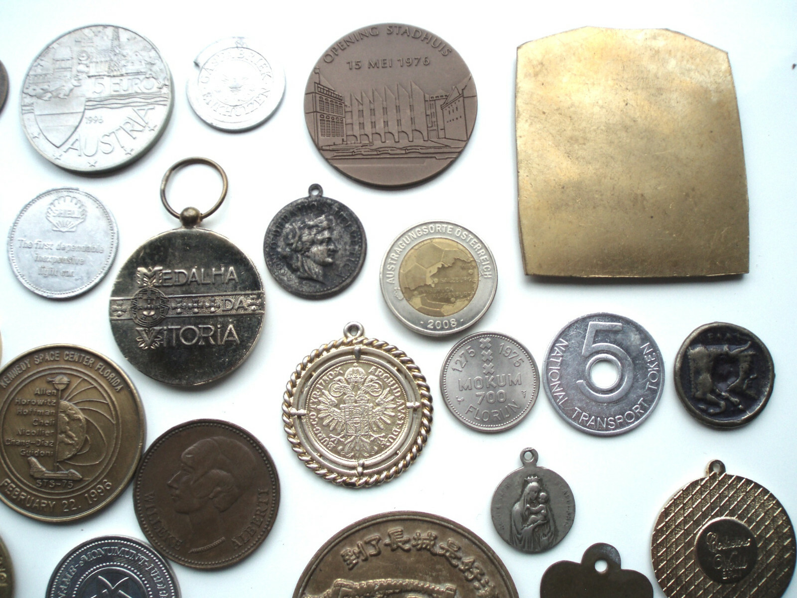 BEAUTIFUL EXONUMIA LOT OF 50 WORLD TOKENS MEDALS etc Varius Dates ...