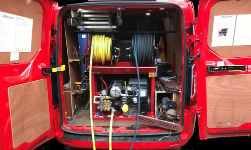 Robojet WX water jetter van pack - 3,000psi @ 8gpm. 23.5HP Air Cooled ...
