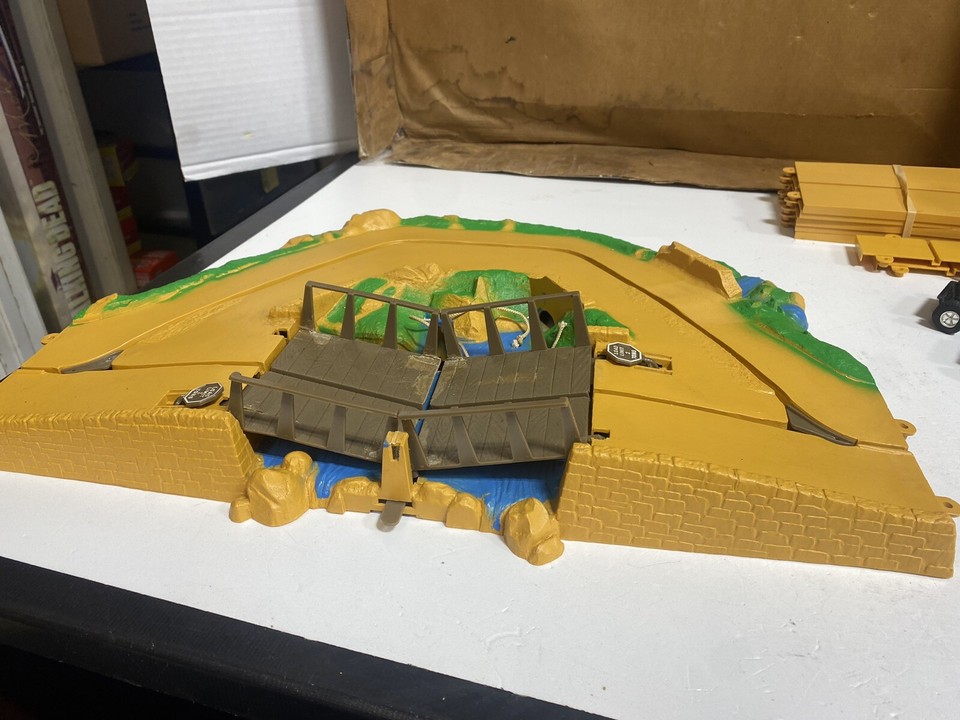 Vintage Ideal Motorific Action Highway US 88 Set w/3 Trucks | eBay