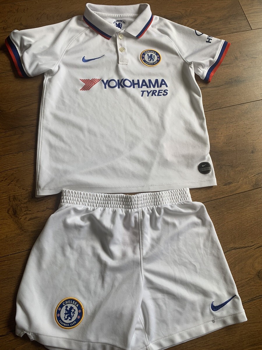 Chelsea White Kit
