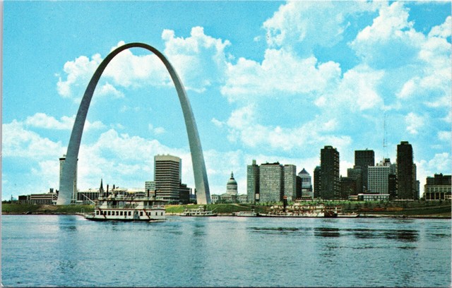 St Louis Arch Boat Ride | semashow.com