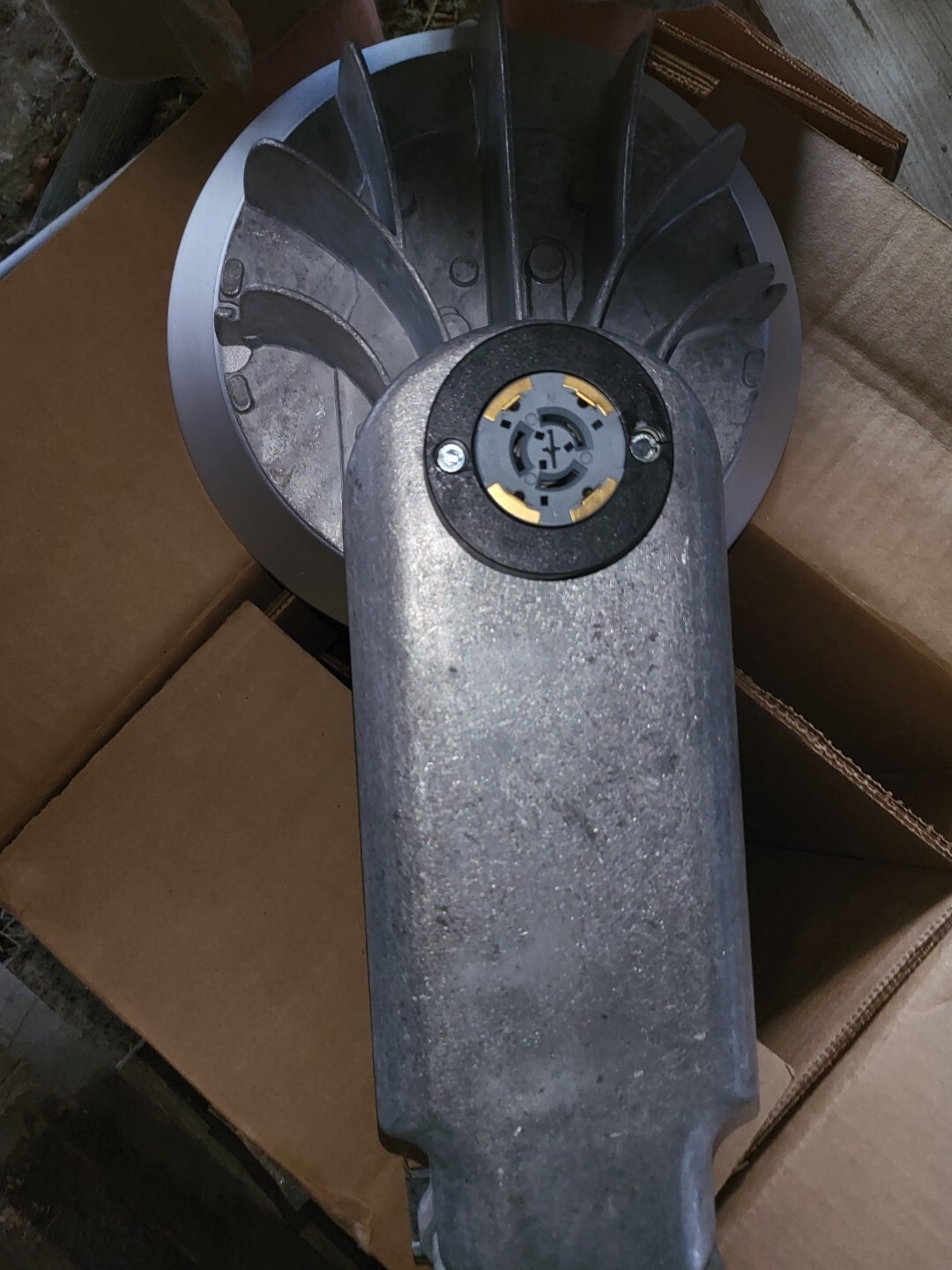 Cooper+Streetworks+CRTK2+Caretaker+LED+Area+%26+Road+Luminaire+50W+120 ...