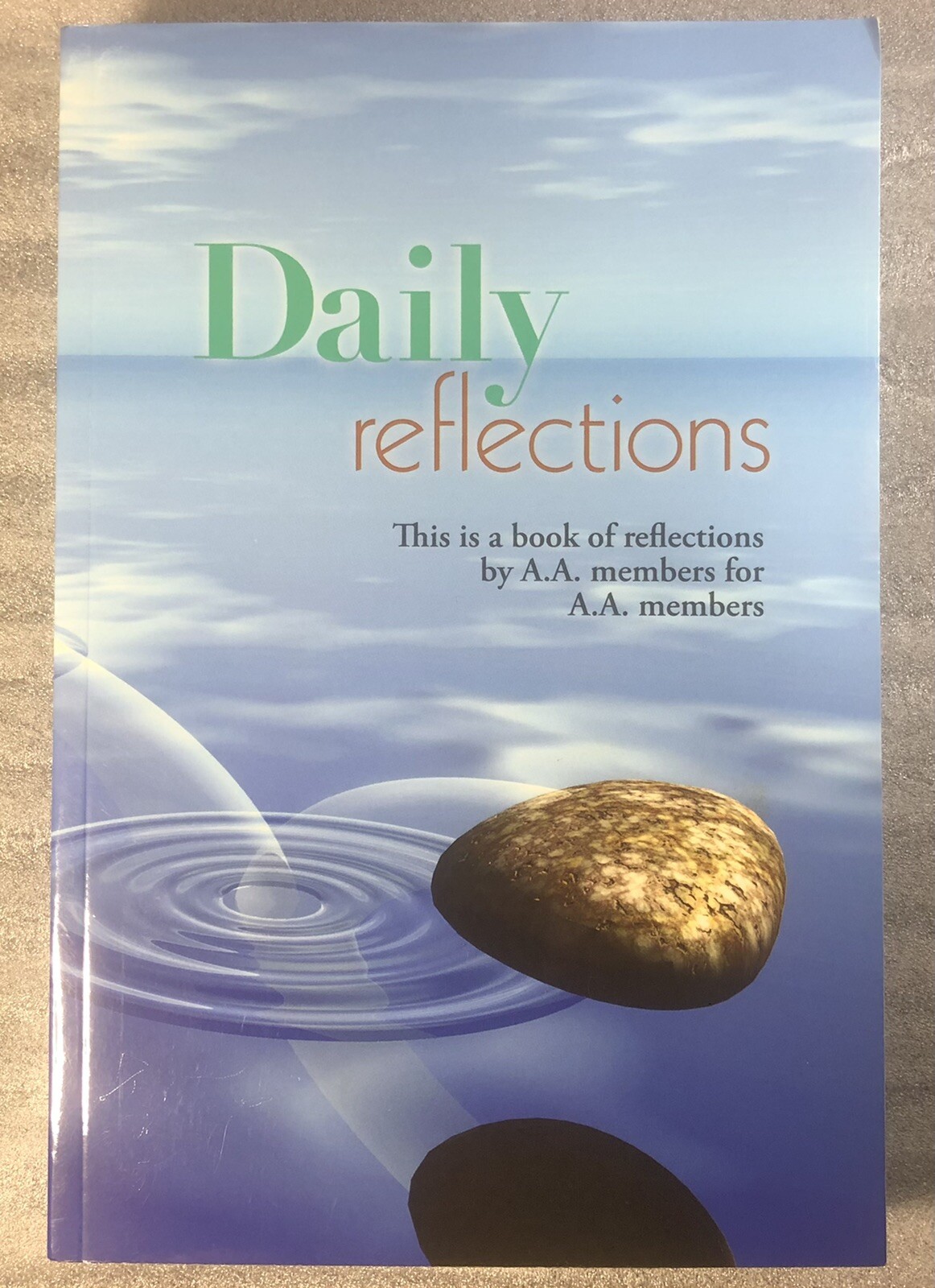 Daily Reflections: Alcoholics Anonymous Large-print Paperback ...