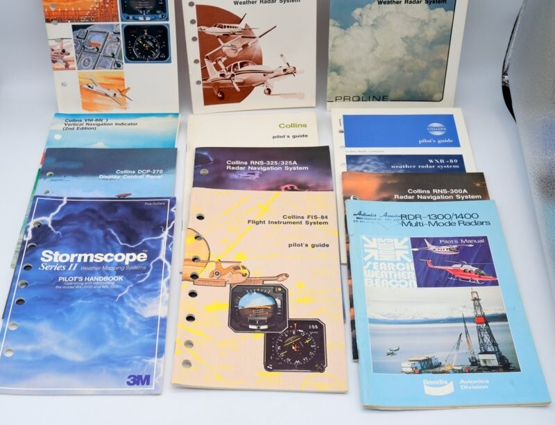 40 COLLINS, ROCKWELL, & BENDIX PILOT'S GUIDES OR OPERATING MANUALS ...