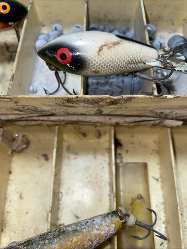 Vintage 1950s Victor Fishing 13” Green Metal Tackle Box loaded with ...