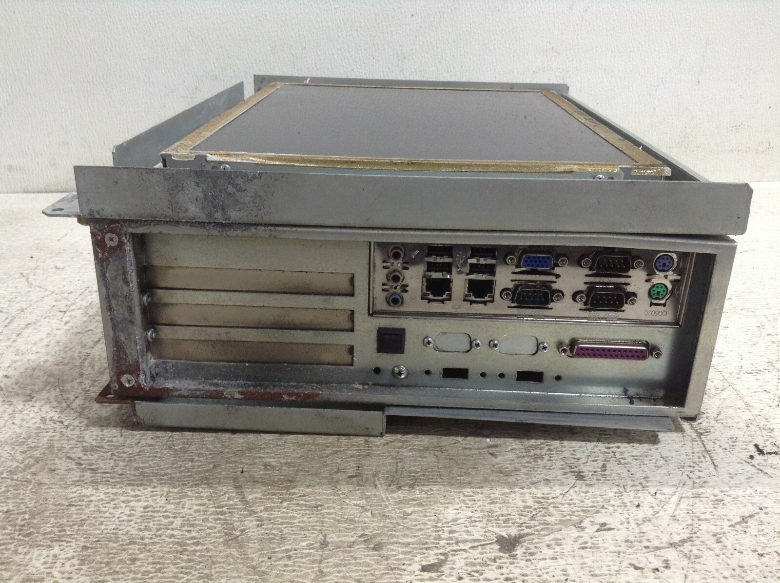 Dynics EP15TITX361XPK140NM Industrial Computer 100-240 VAC (TSC) | eBay