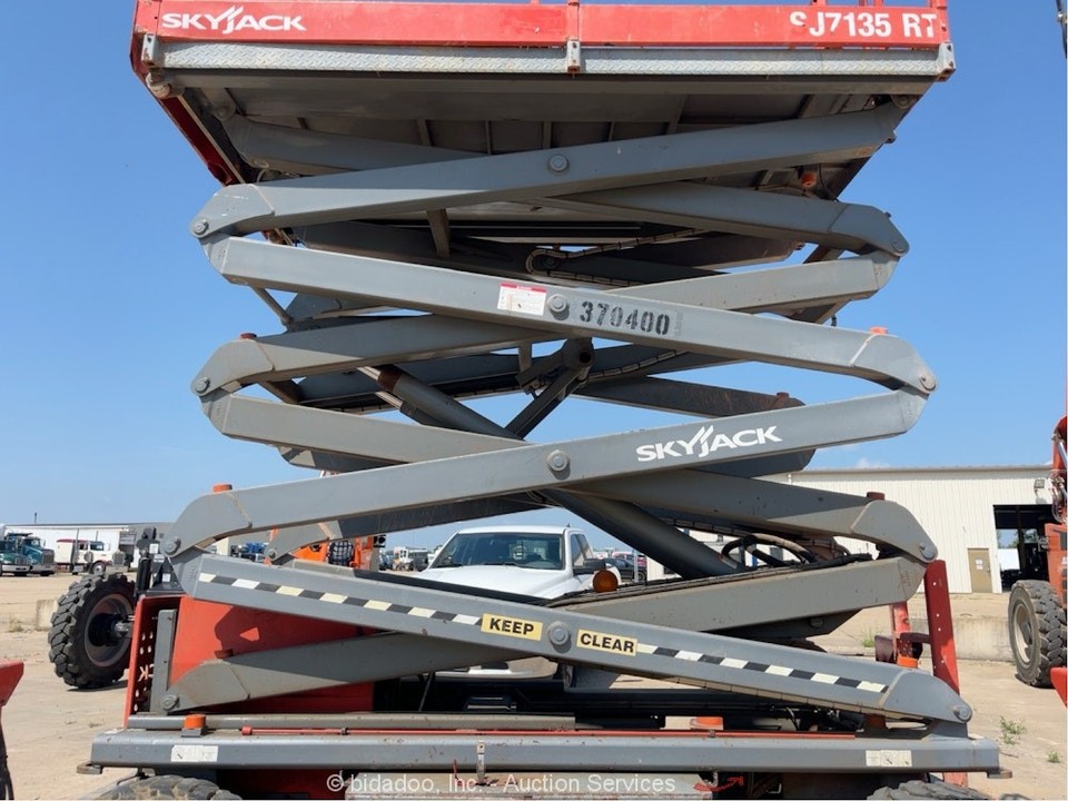 2006 Skyjack SJ7135 RT 35' 4WD Rough Terrain Scissor Lift Aerial Diesel ...