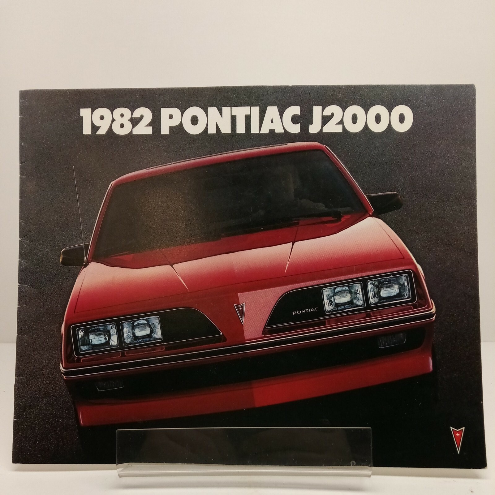 1982 PONTIAC J2000 SALES BROCHURE (VG) HATCHBACK SEDAN COUPE WAGON ...