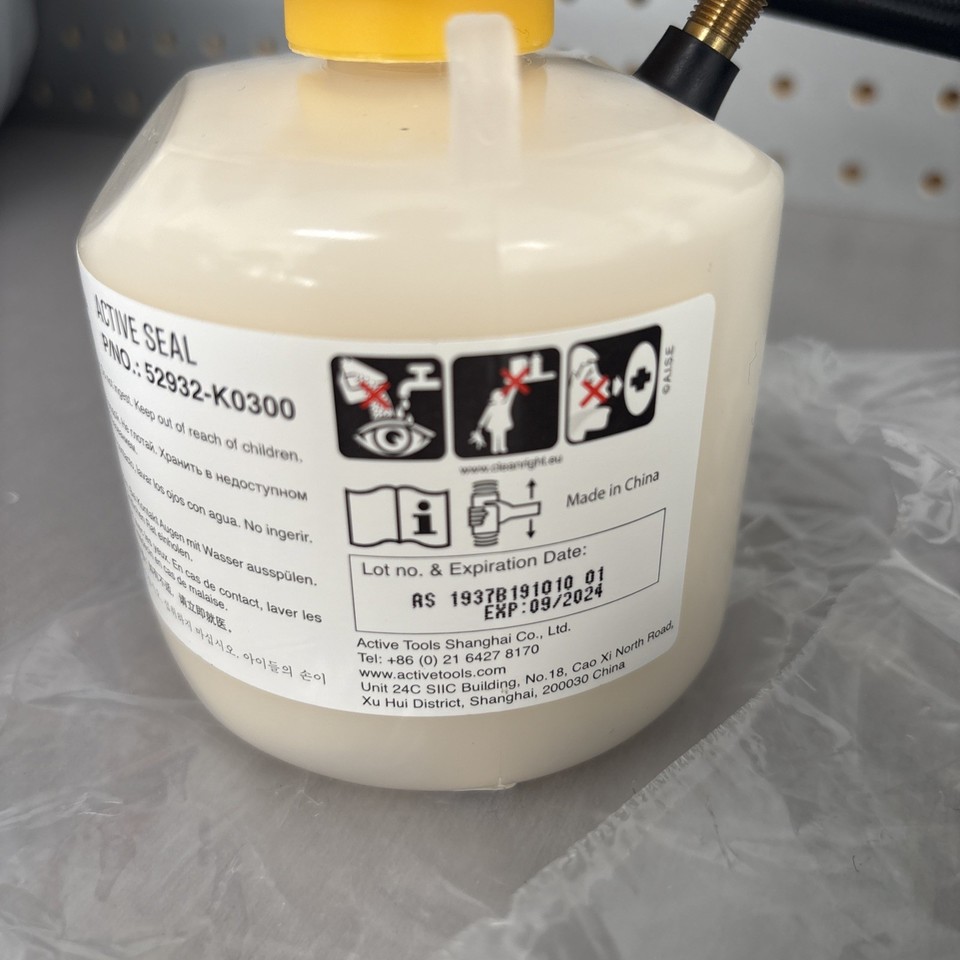 OEM Hyundai/Kia Tire Mobility Kit Tire Inflator & Sealant 52933-D4000 ...