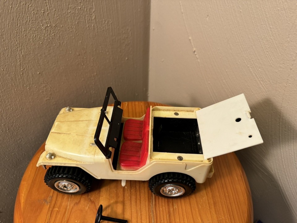 MARX Toys WHITE HILL CLIMBING PLASTIC JEEP Vintage (Assuming it does ...