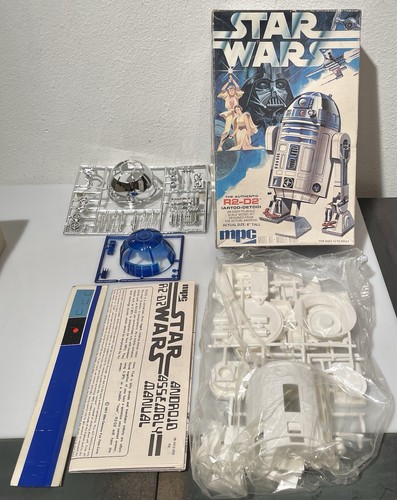 Vintage 1977 MPC Star Wars Authentic R2-D2 Scale Model Kit 1-1912 New ...