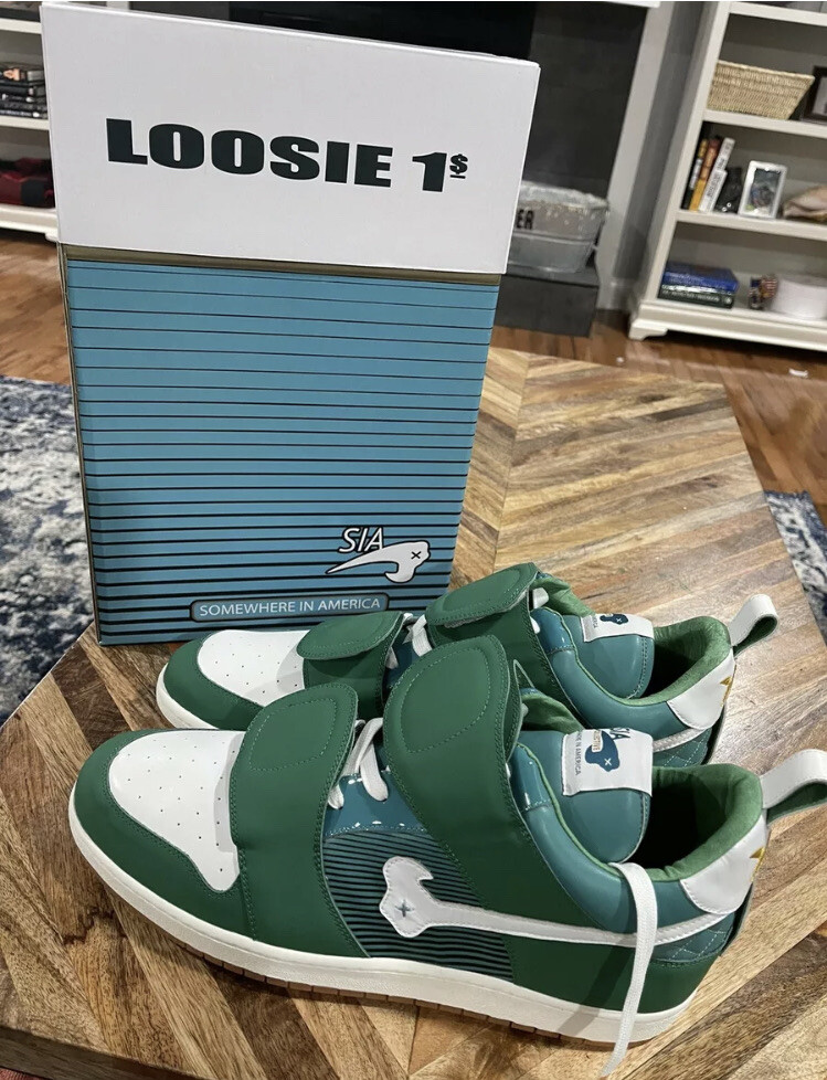 Sia Collective Vulture Sk8 Loosie 1 size 6. NWB And All Accessories ...