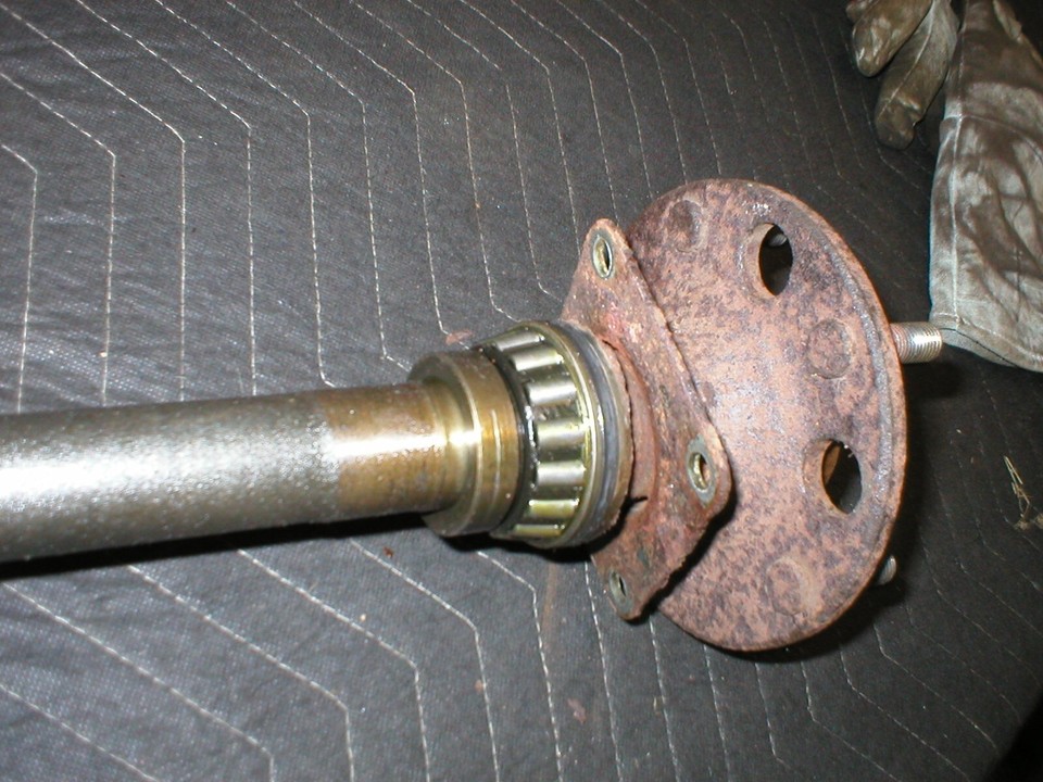 1985-89 Nine 9 Bolt Rear Borg Warner DISC BRAKES Drivers side Axle ...