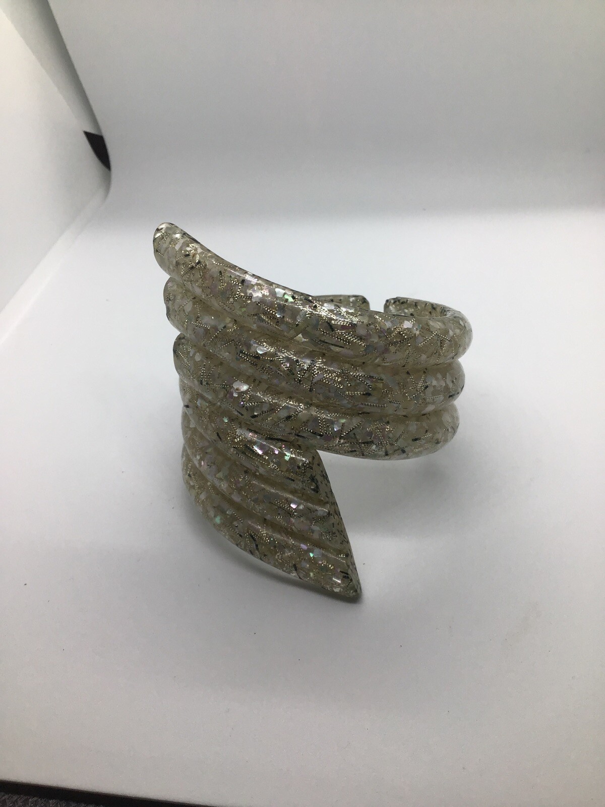 VINTAGE CLEAR SHIMMER SILVER & BLACK FLECKS LUCITE … - Gem