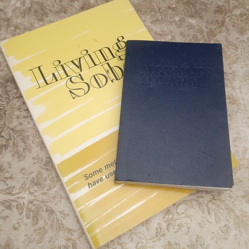 Alcoholics Anonymous Blue Book Pocket Edition Living Sober Paperback AA ...