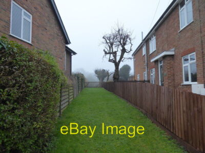 Photo 6x4 Green lane between houses in Totternhoe Eaton Bray The homes ...
