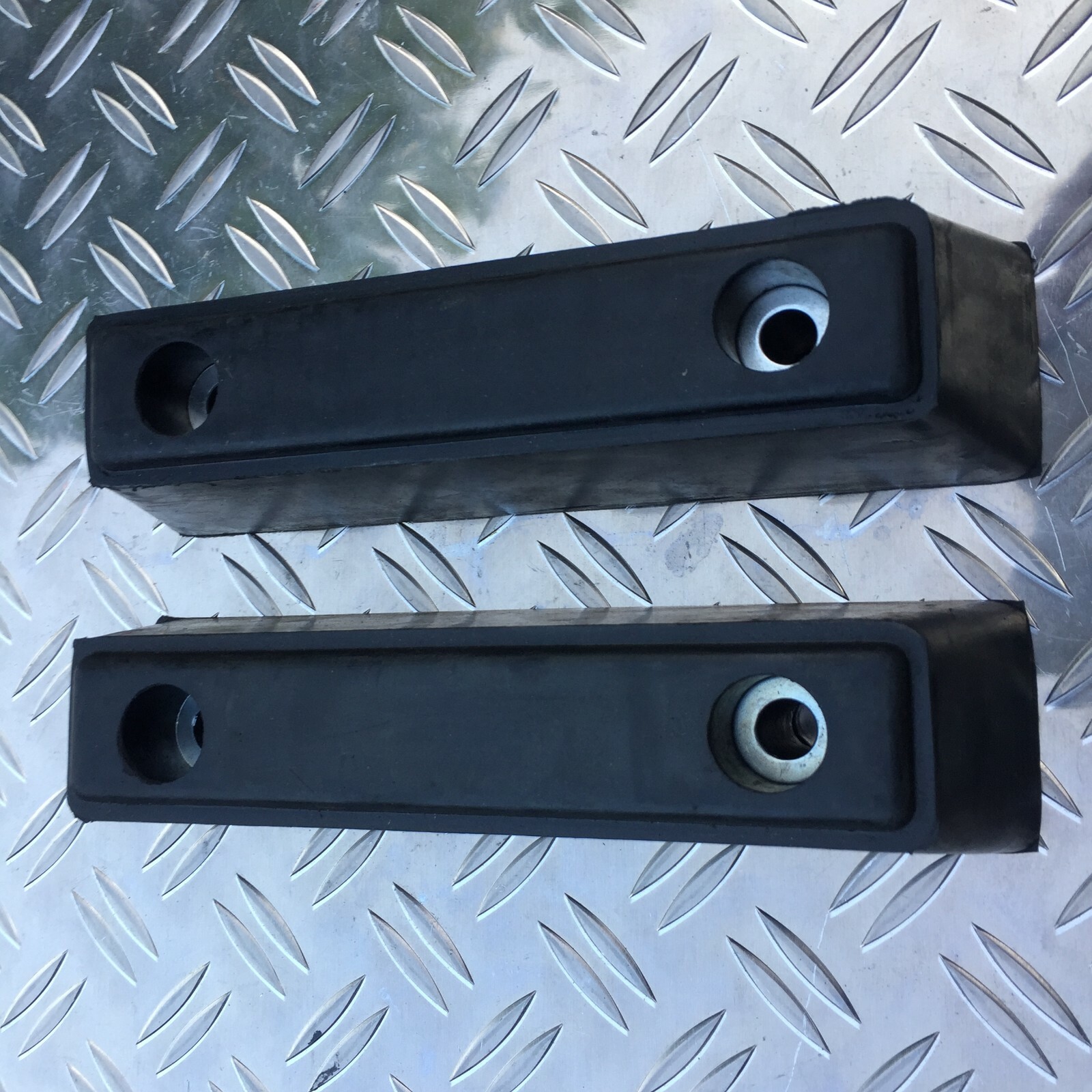 2 x Rammpuffer B 215 x H 55 x T 50 Unterfahrschutz Anfahrpuffer ...