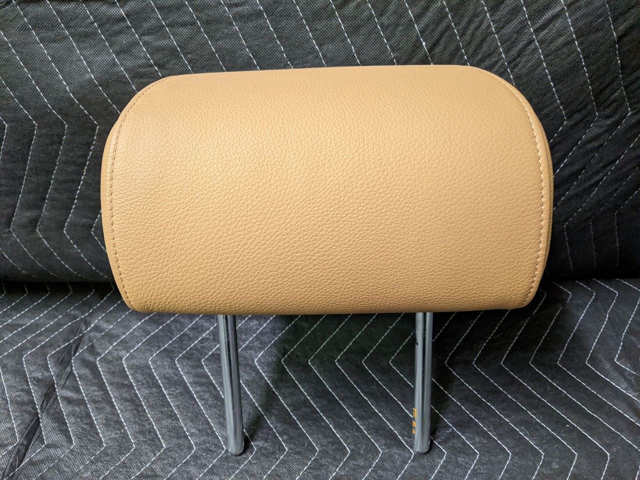 BMW E60/E61 5-Series Rear Headrest Dakota Leather Naturbraun ...