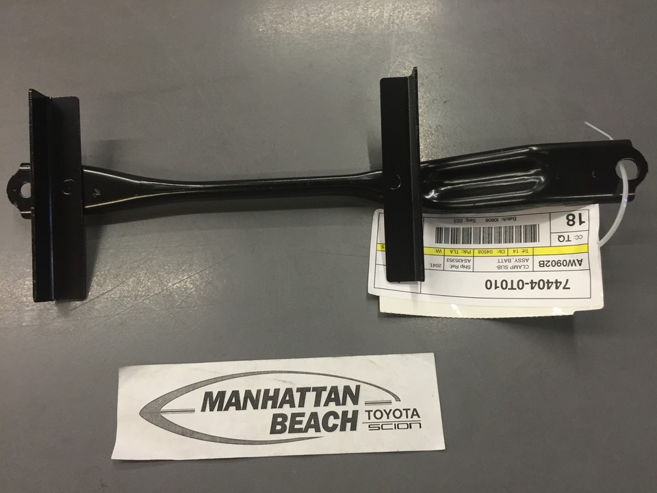 09-16 TOYOTA VENZA BATTERY HOLD DOWN CLAMP BRACKET OEM 74404-0T010 | eBay