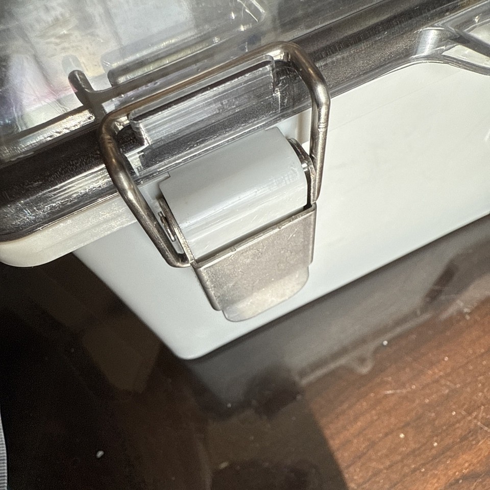 Waterproof ABS Enclosure Cabinet Junction Box Ventilated Design Indoor ...