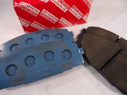 TOYOTA HIACE FRONT BRAKE PADS 200 SERIES JAN 2005 - DEC 18 GENUINE ...