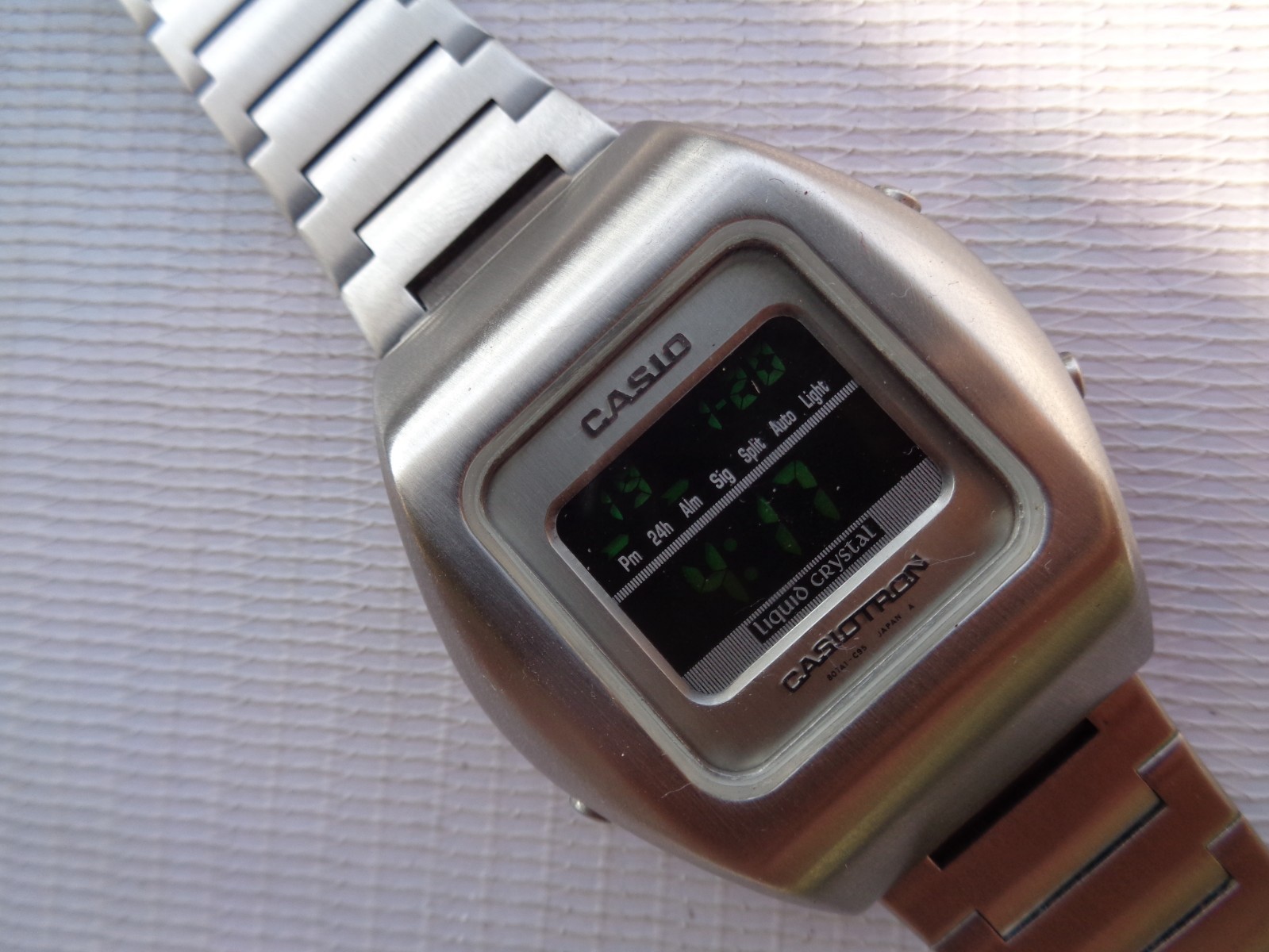 RARE COLLECTIBLE VTG CASIO CASIOTRON TRN-110 LIQUID CRYSTAL DIGITAL ...