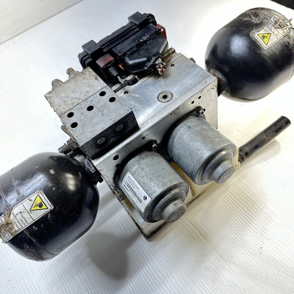 WABCO ABS UNIT ASSEMBLY COMPLETE P/N: 400 851 877 0/ 446 046 004 2 ...