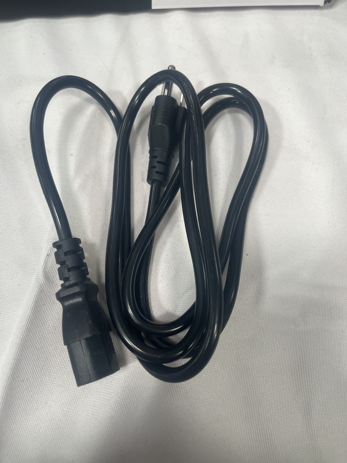 iBuyPower Element Mini 9300 (240GB SSD, AMD Ryzen 3 3100, 3.60GHz, 8GB ...