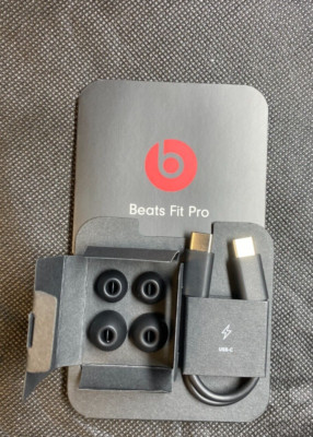Genuine Beats Fits Pro Ear Tips & USB-C Charger Cable Black UNUSED ...