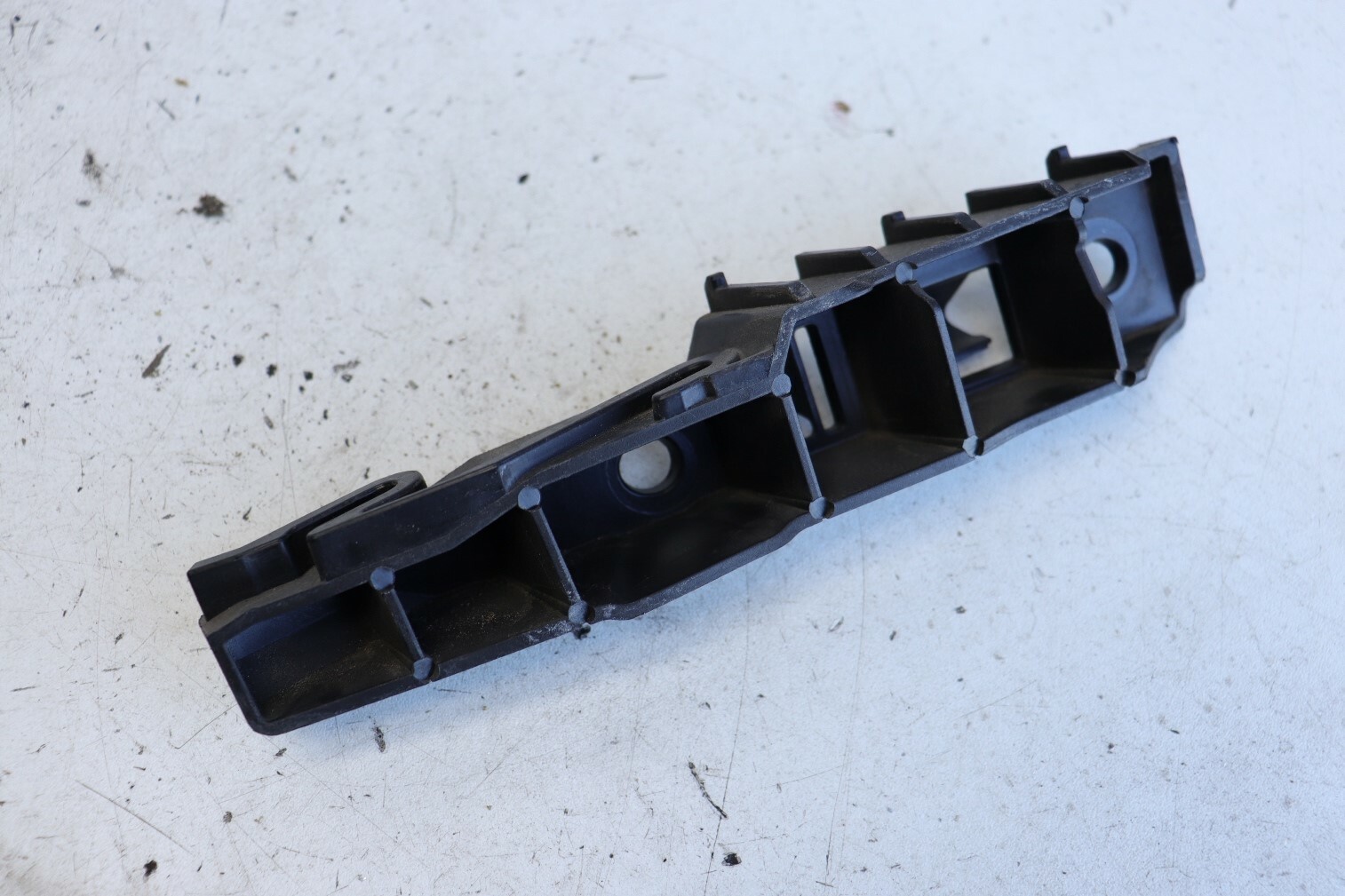 Porsche Cayman S 981 2013 Front Bumper Bar Bracket LHS 98150553500 J153 ...