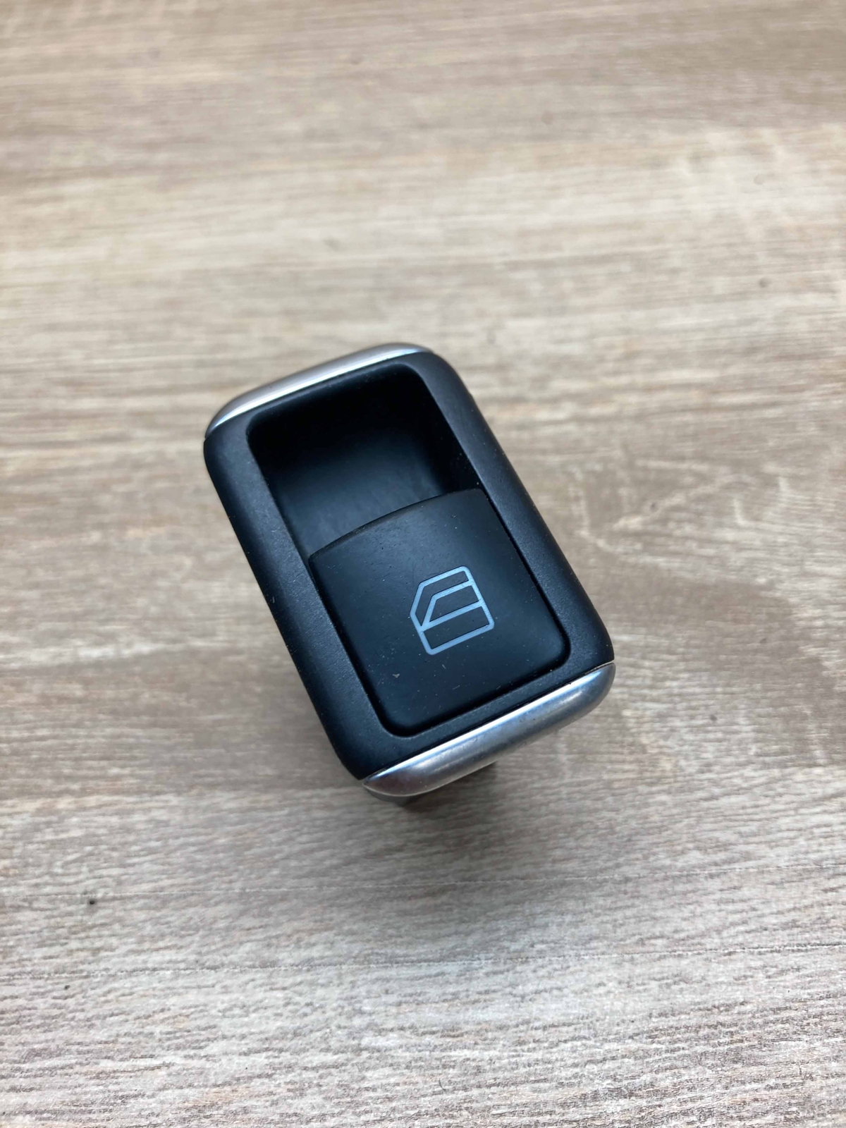 A2049058102 10023289 OE Mercedes Benz W204 Switch Window Electric ...