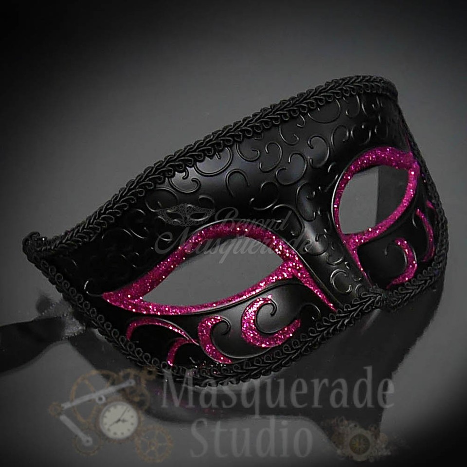 Couples Black/Pink Charming and Extravagant Costume Party Masquerade ...
