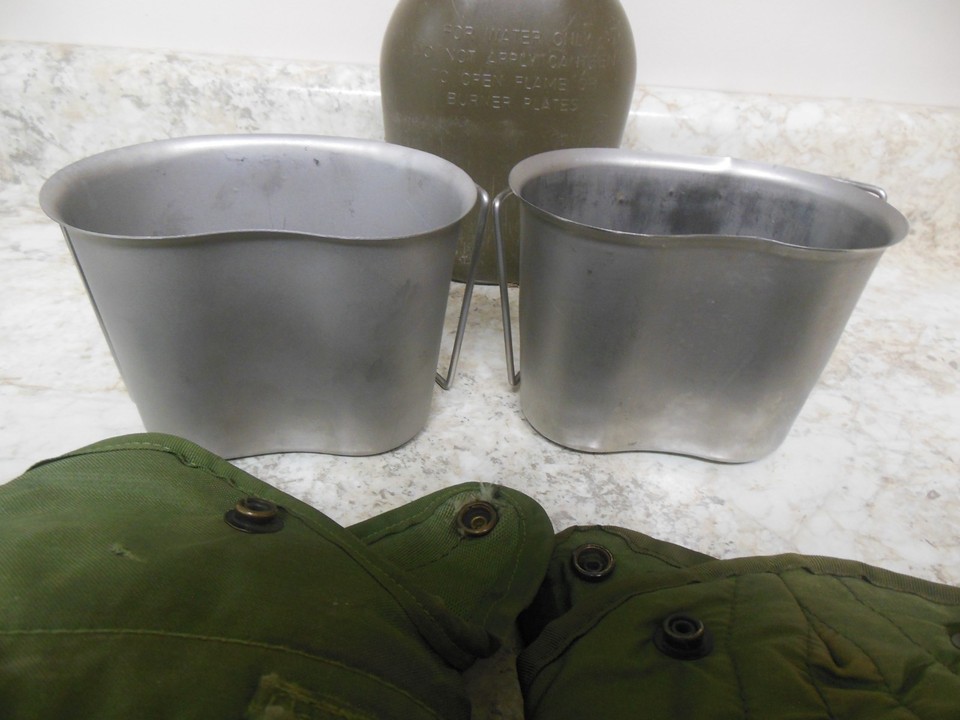 2 US Army Military Issue Canteen Cover Pouches Nylon W/Clips, 2 Cups, 1 ...