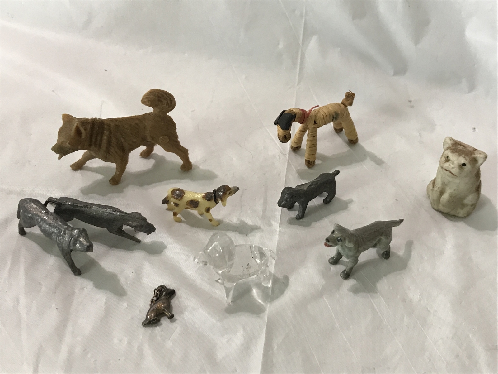 VINTAGE LOT DOG Samoyed pointer Foxhound METAL MINIATURE FIGURINES ...