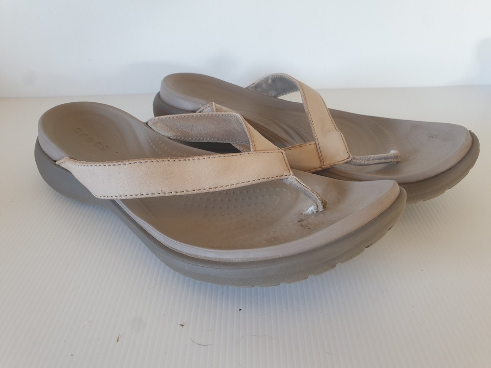 Crocs Capri V Dual Comfort Flip Flops Sandal Beige Size 9 Cushion Slip ...