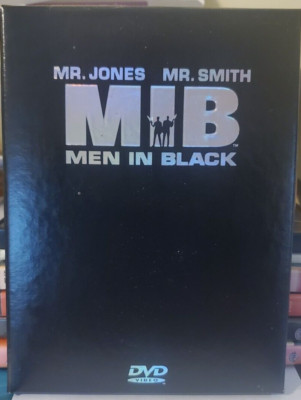 DVD "MEN IN BLACK " 2 DISC SET, SHOWS SLIGHT USE, FROM ESTATE JL | eBay
